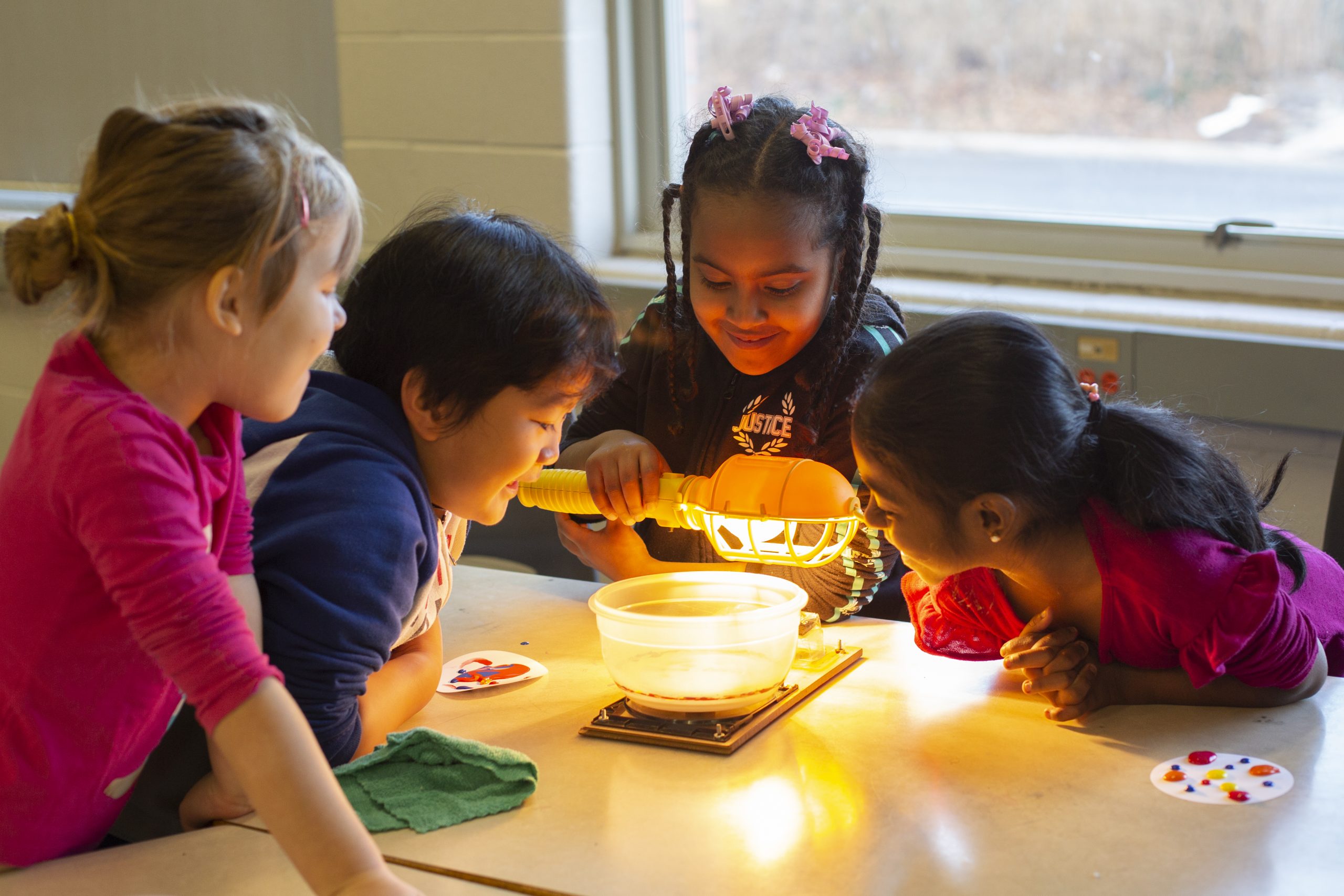 Scientists in School | Igniting scientific curiosity